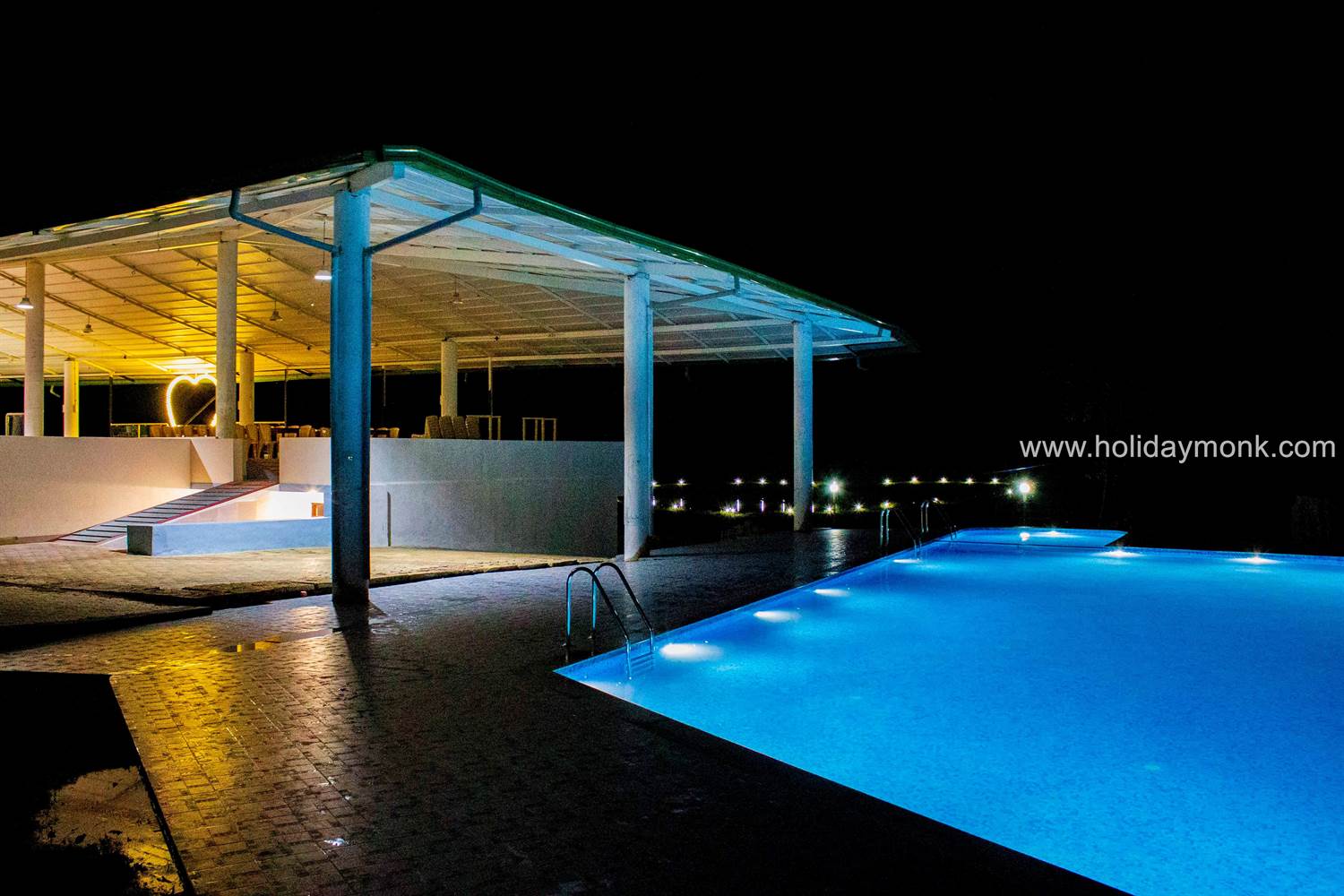 Mookanana Resort Swimming Pool Resort in Sakleshpur | Cottages